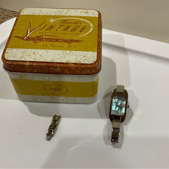 Fossil | Accessories | Fossil Silver Womens Watch With Beveled Face ...